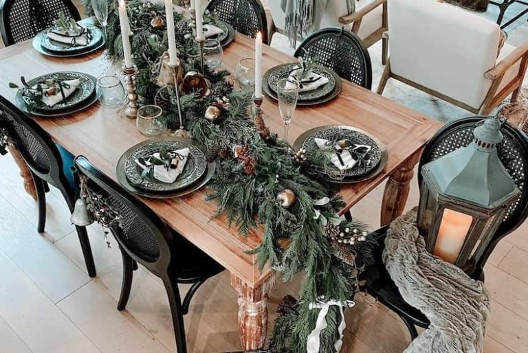 Christmas Homes - Spectacular Garland Game - Farmhousehub