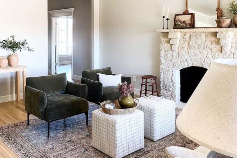 Sherwin Williams Alabaster White living room ideas - Farmhousehub