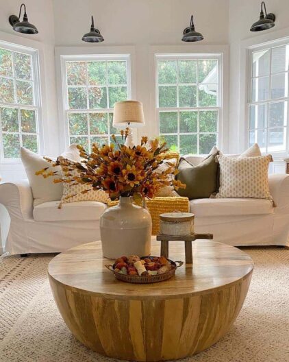 Round Farmhouse Coffee Table to Elevate Your Living Room Decor ...