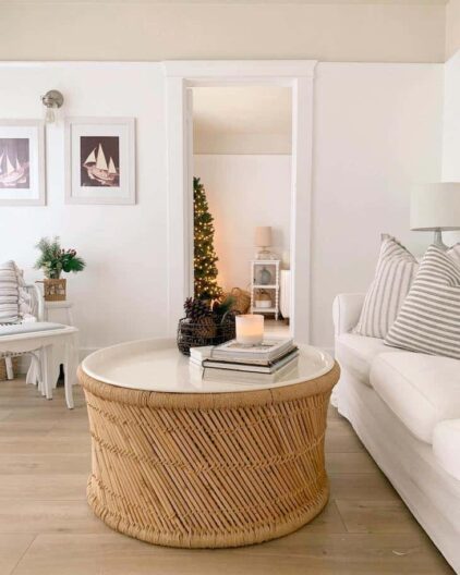 Round Farmhouse Coffee Table to Elevate Your Living Room Decor ...