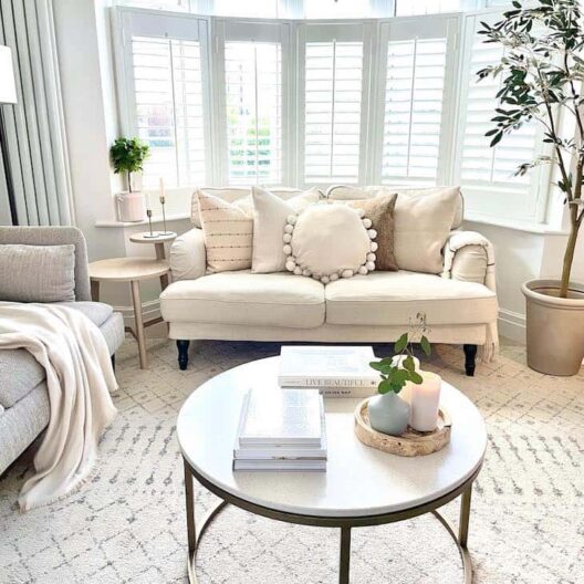 Spring Coffee Table Decor Ideas That work All Year Round - Farmhousehub