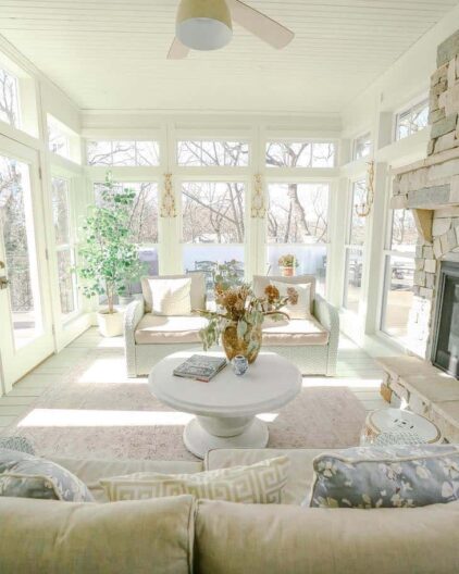 24 White Coffee Tables That Steal the Show - Farmhousehub