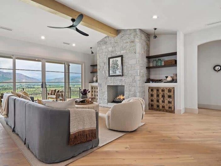 Stylish Ceiling Fan Ideas for Your Living Room - Farmhousehub