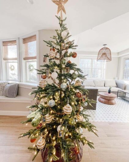 Elegant & Neutral Christmas Tree Decoration Ideas - Farmhousehub