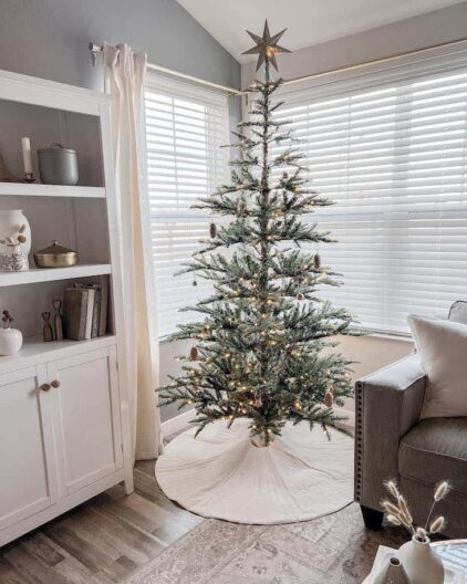 Elegant & Neutral Christmas Tree Decoration Ideas - Farmhousehub