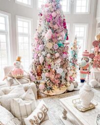 How to Perfect the Pink Christmas Tree Look - Farmhousehub