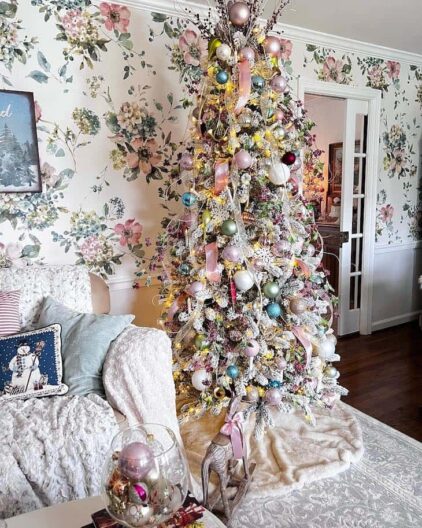How to Perfect the Pink Christmas Tree Look - Farmhousehub