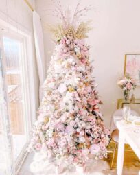 How to Perfect the Pink Christmas Tree Look - Farmhousehub