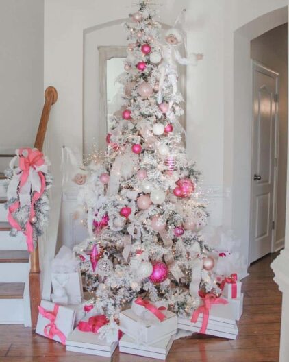 How to Perfect the Pink Christmas Tree Look - Farmhousehub