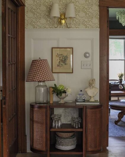 14 Stylish and Simple Console Table Decor Ideas - Farmhousehub