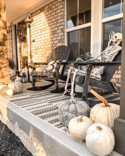 How to Decorate for Fall and Halloween at the Same Time - Farmhousehub
